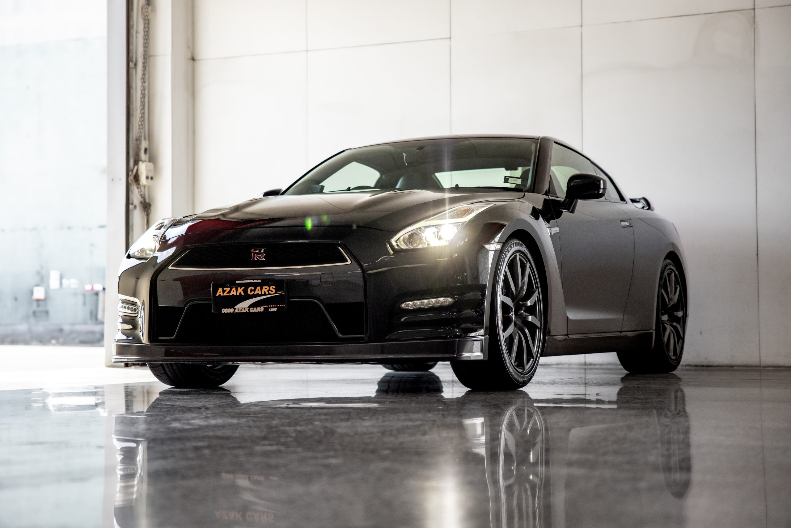 Nissan GTR R35 LOW KMS - Azak Supercars