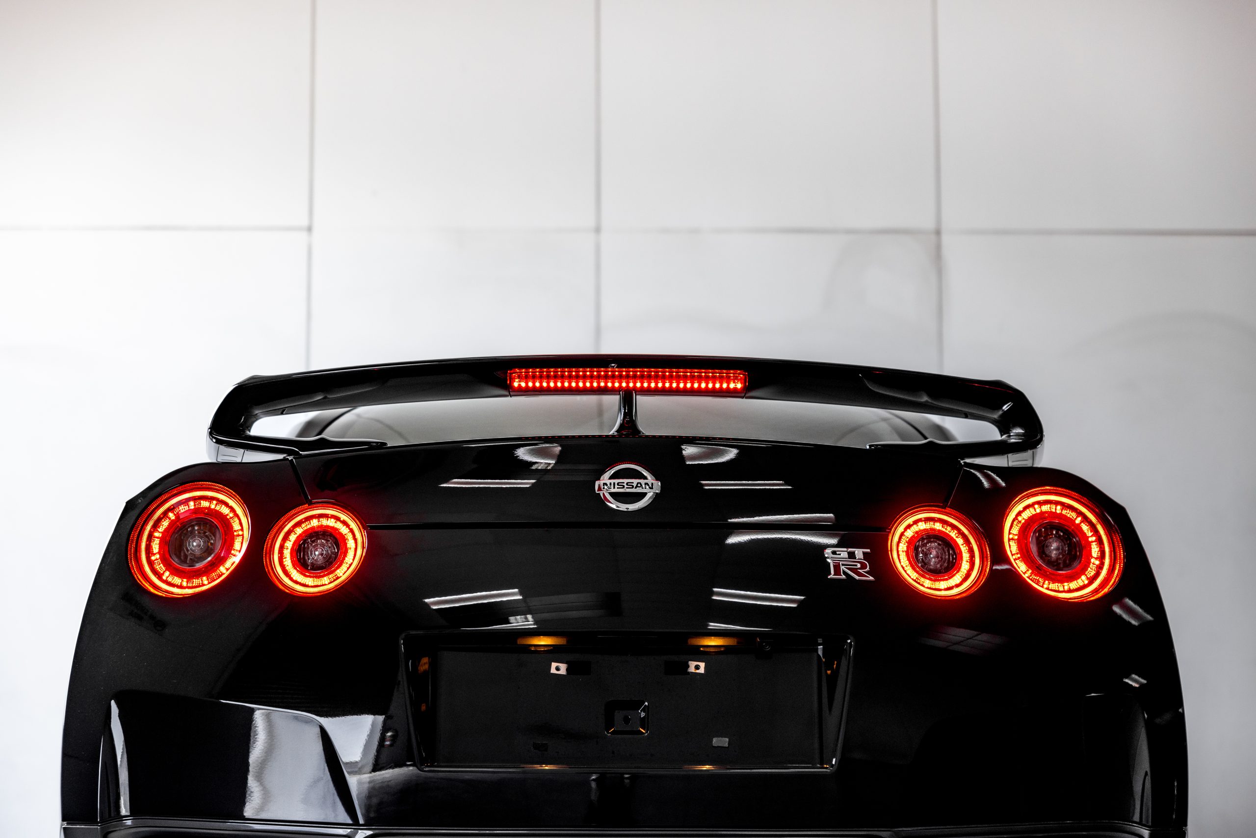 Nissan GTR R35 LOW KMS - Azak Supercars