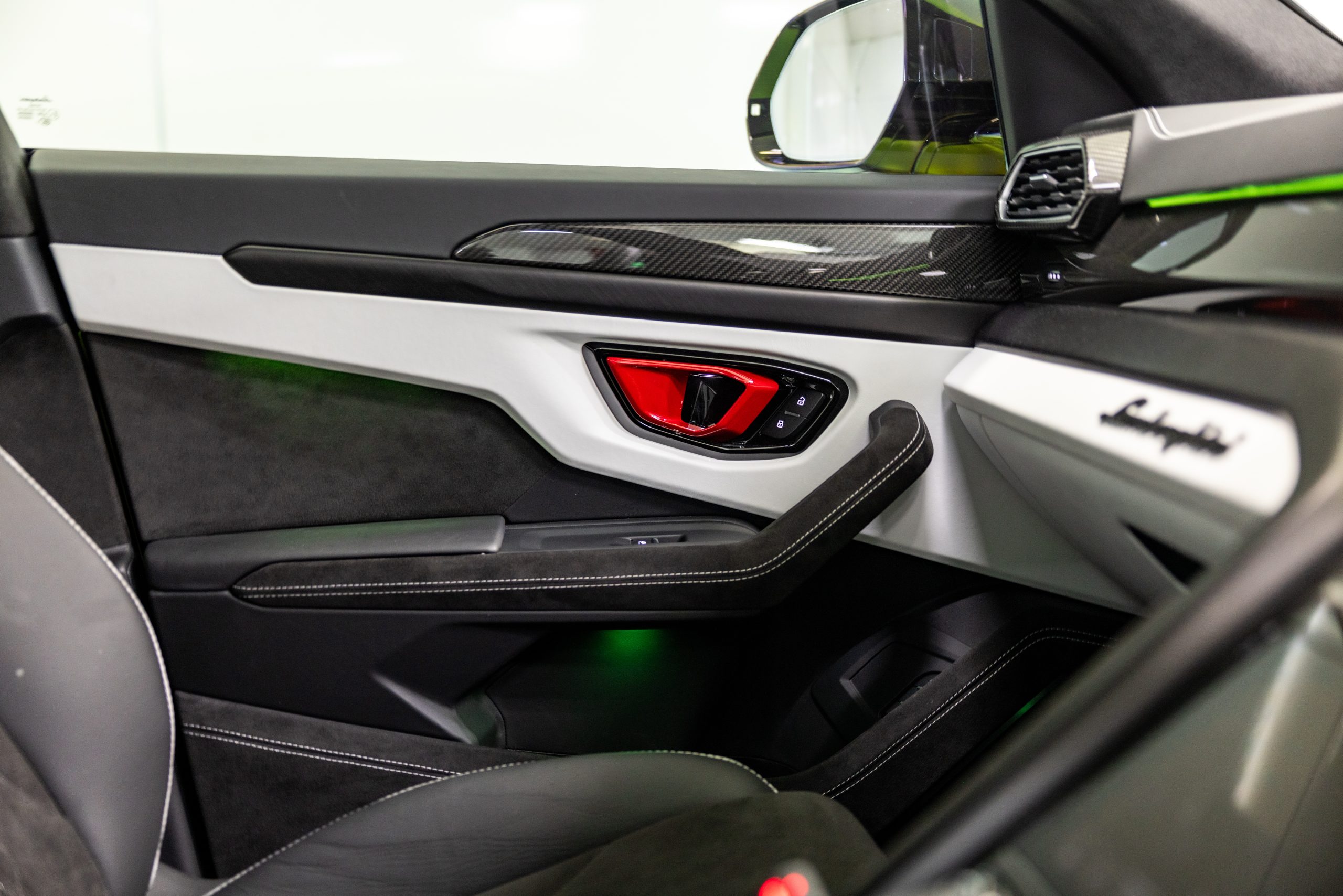 2023 Lamborghini Urus S - Azak Supercars